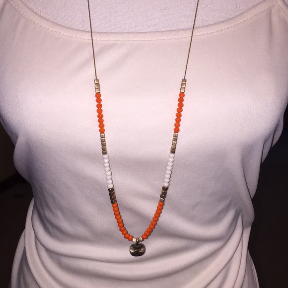 Bella Canvas | Jewelry | Nwt Canvas Coral White Beaded Gold Necklace ...
